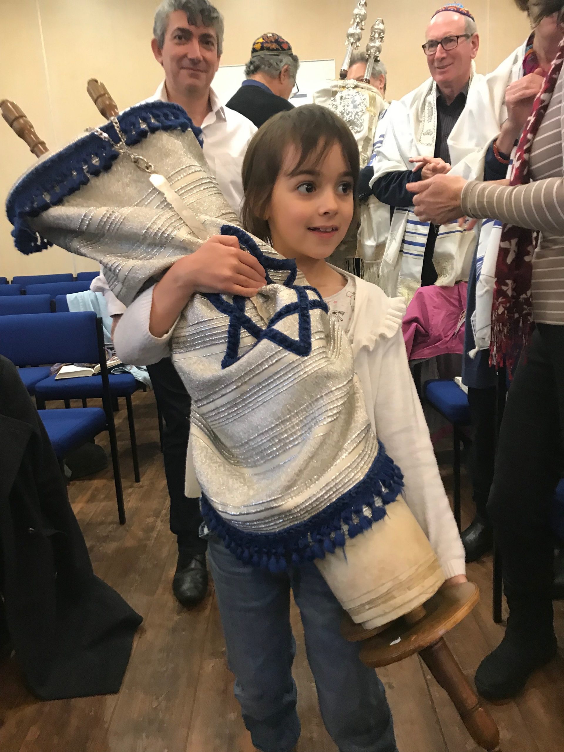 Dancing with the scrolls - Simchat Torah - Kingston Liberal Synagogue