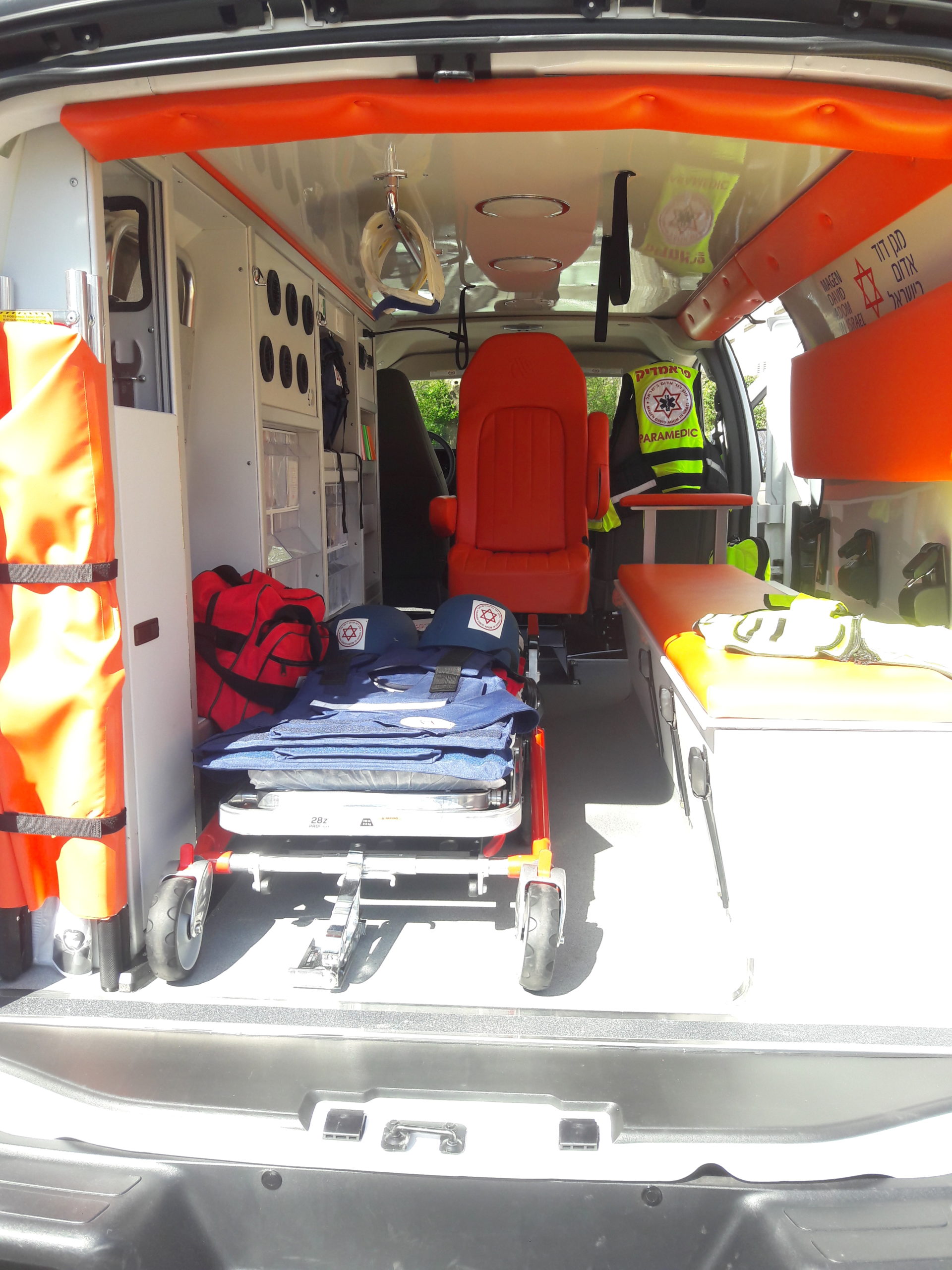 A Ride in a MDA Ambulance - Kingston Liberal Synagogue